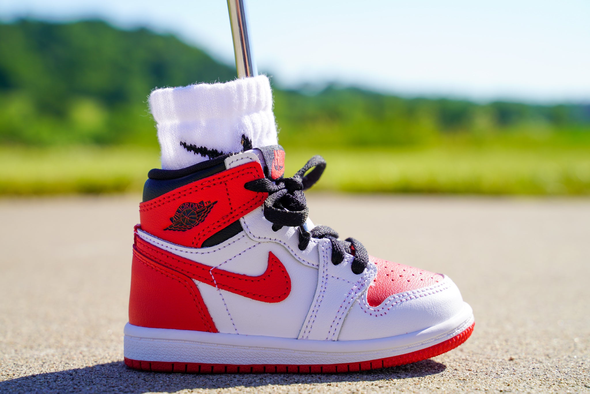 SneakerPutt - The Original Standing Sneaker Putter Cover